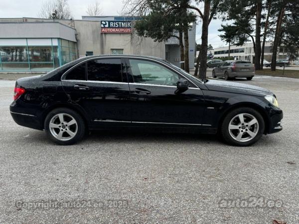 Black Mercedes-Benz C-Class 2013 in Tallinn, with an engine capacity of 2.10 L and mileage of 322 thousand km for 6950 €, photo 7 on AUTOMOTO.COM.LV
