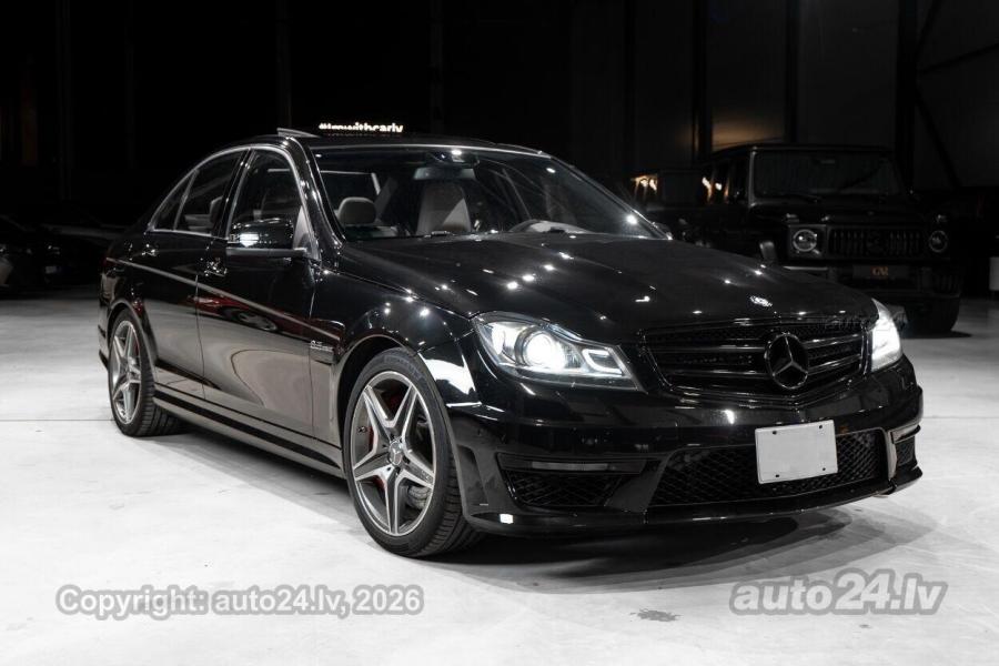 Black Mercedes-Benz C-Class 2013 in Riga, with an engine capacity of 6.20 L and mileage of 182 thousand km for 32000 €, photo 3 on AUTOMOTO.COM.LV