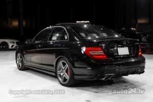 Black Mercedes-Benz C-Class 2013 in Riga, with an engine capacity of 6.20 L and mileage of 182 thousand km for 32000 €, photo 6 on AUTOMOTO.COM.LV