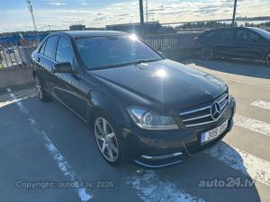 Melns Mercedes-Benz C-Class 2013 Tallina, ar dzinēja tilpumu 2.10 L un nobraukumu 180 tūkst. km par 11000 €, foto 3 vietnē AUTOMOTO.COM.LV