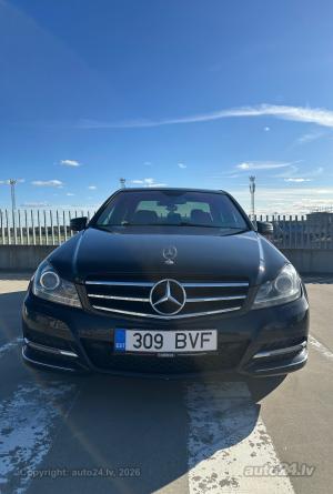 Melns Mercedes-Benz C-Class 2013 Tallina, ar dzinēja tilpumu 2.10 L un nobraukumu 180 tūkst. km par 11000 €, foto 4 vietnē AUTOMOTO.COM.LV