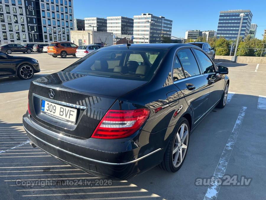 Melns Mercedes-Benz C-Class 2013 Tallina, ar dzinēja tilpumu 2.10 L un nobraukumu 180 tūkst. km par 11000 €, foto 5 vietnē AUTOMOTO.COM.LV