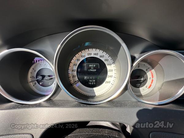 Black Mercedes-Benz C-Class 2013 in Tallinn, with an engine capacity of 2.10 L and mileage of 180 thousand km for 11000 €, photo 8 on AUTOMOTO.COM.LV