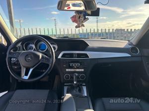 Melns Mercedes-Benz C-Class 2013 Tallina, ar dzinēja tilpumu 2.10 L un nobraukumu 180 tūkst. km par 11000 €, foto 12 vietnē AUTOMOTO.COM.LV