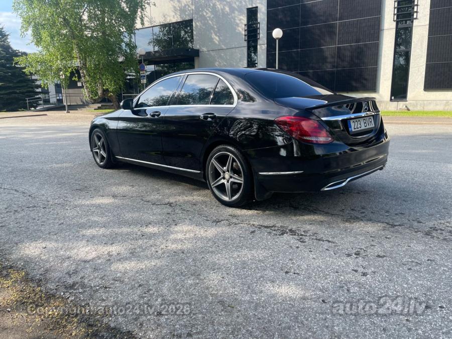 Black Mercedes-Benz C-Class 2014 in Tallinn, with an engine capacity of 2.10 L and mileage of 184 thousand km for 14300 €, photo 4 on AUTOMOTO.COM.LV