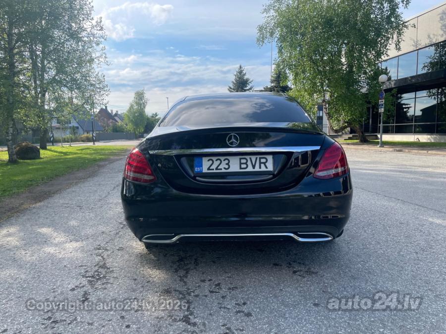 Black Mercedes-Benz C-Class 2014 in Tallinn, with an engine capacity of 2.10 L and mileage of 184 thousand km for 14300 €, photo 6 on AUTOMOTO.COM.LV