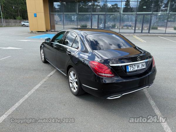 Melns Mercedes-Benz C-Class 2014 Tallina, ar dzinēja tilpumu 2.10 L un nobraukumu 261 tūkst. km par 13500 €, foto 4 vietnē AUTOMOTO.COM.LV