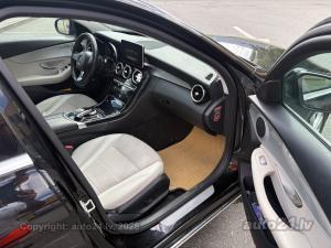 Melns Mercedes-Benz C-Class 2014 Tallina, ar dzinēja tilpumu 2.10 L un nobraukumu 261 tūkst. km par 13500 €, foto 7 vietnē AUTOMOTO.COM.LV