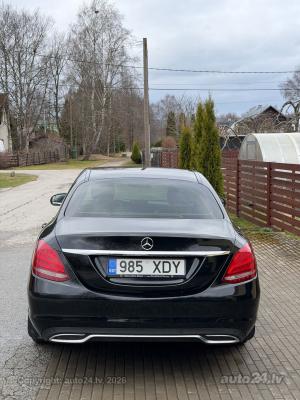 Melns Mercedes-Benz C-Class 2016 Tallina, ar dzinēja tilpumu 1.60 L un nobraukumu 191 tūkst. km par 13500 €, foto  vietnē AUTOMOTO.COM.LV