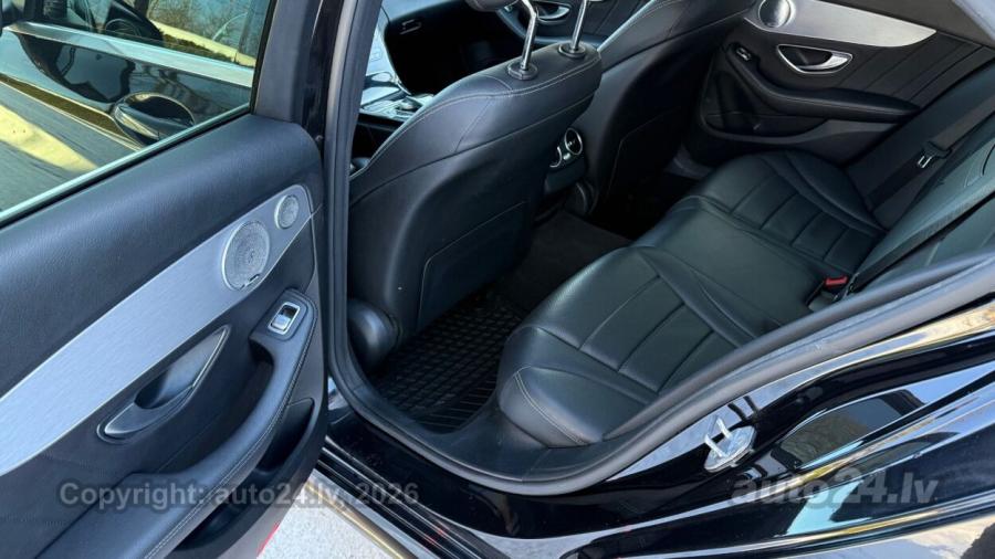 Black Mercedes-Benz C-Class 2018 in Tallinn, with an engine capacity of 2.10 L and mileage of 115 thousand km for 21900 €, photo 8 on AUTOMOTO.COM.LV