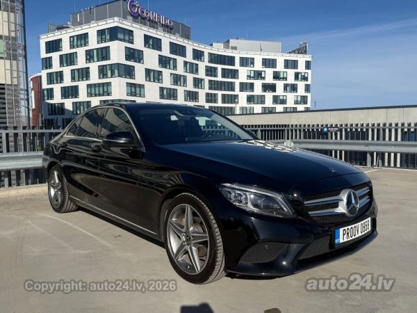 Black Mercedes-Benz C-Class 2018 in Tallinn, with an engine capacity of 1.60 L and mileage of 134 thousand km for 18990 €, photo 4 on AUTOMOTO.COM.LV