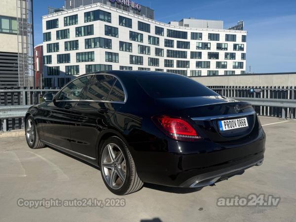 Black Mercedes-Benz C-Class 2018 in Tallinn, with an engine capacity of 1.60 L and mileage of 134 thousand km for 18990 €, photo 7 on AUTOMOTO.COM.LV