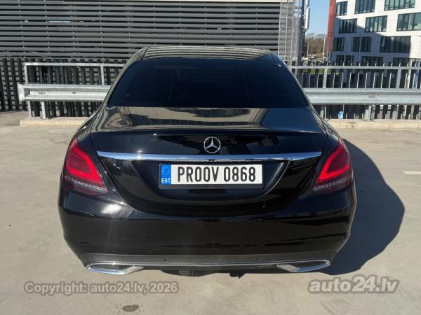 Black Mercedes-Benz C-Class 2018 in Tallinn, with an engine capacity of 1.60 L and mileage of 134 thousand km for 18990 €, photo 8 on AUTOMOTO.COM.LV