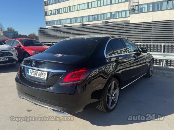 Black Mercedes-Benz C-Class 2018 in Tallinn, with an engine capacity of 1.60 L and mileage of 134 thousand km for 18990 €, photo 9 on AUTOMOTO.COM.LV