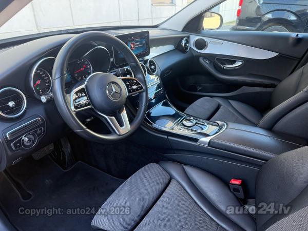 Black Mercedes-Benz C-Class 2018 in Tallinn, with an engine capacity of 1.60 L and mileage of 134 thousand km for 18990 €, photo 10 on AUTOMOTO.COM.LV