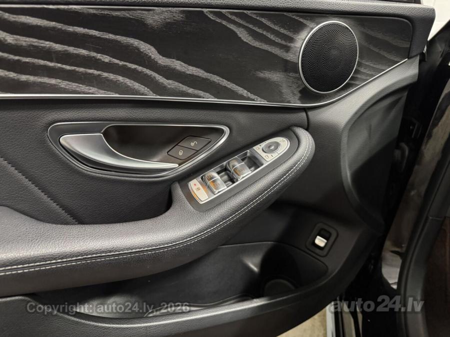 Black Mercedes-Benz C-Class 2019 in Tallinn, with an engine capacity of 1.60 L and mileage of 59 thousand km for 22995 €, photo 20 on AUTOMOTO.COM.LV