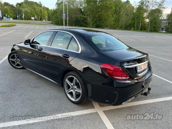 Melns Mercedes-Benz C-Class 2019 Tallina, ar dzinēja tilpumu 2.10 L un nobraukumu 96 tūkst. km par 24000 €, foto 6 vietnē AUTOMOTO.COM.LV
