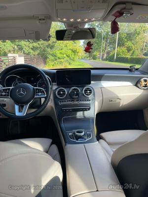 Black Mercedes-Benz C-Class 2019 in Tallinn, with an engine capacity of 2.00 L and mileage of 257 thousand km for 22400 €, photo 7 on AUTOMOTO.COM.LV