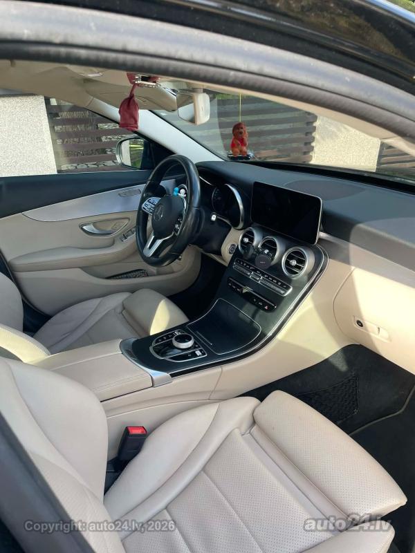 Black Mercedes-Benz C-Class 2019 in Tallinn, with an engine capacity of 2.00 L and mileage of 257 thousand km for 22400 €, photo 9 on AUTOMOTO.COM.LV