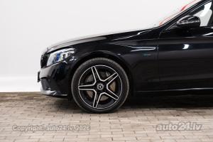 Melns Mercedes-Benz C-Class 2020 Tartu, ar dzinēja tilpumu 2.00 L un nobraukumu 64 tūkst. km par 25900 €, foto 3 vietnē AUTOMOTO.COM.LV
