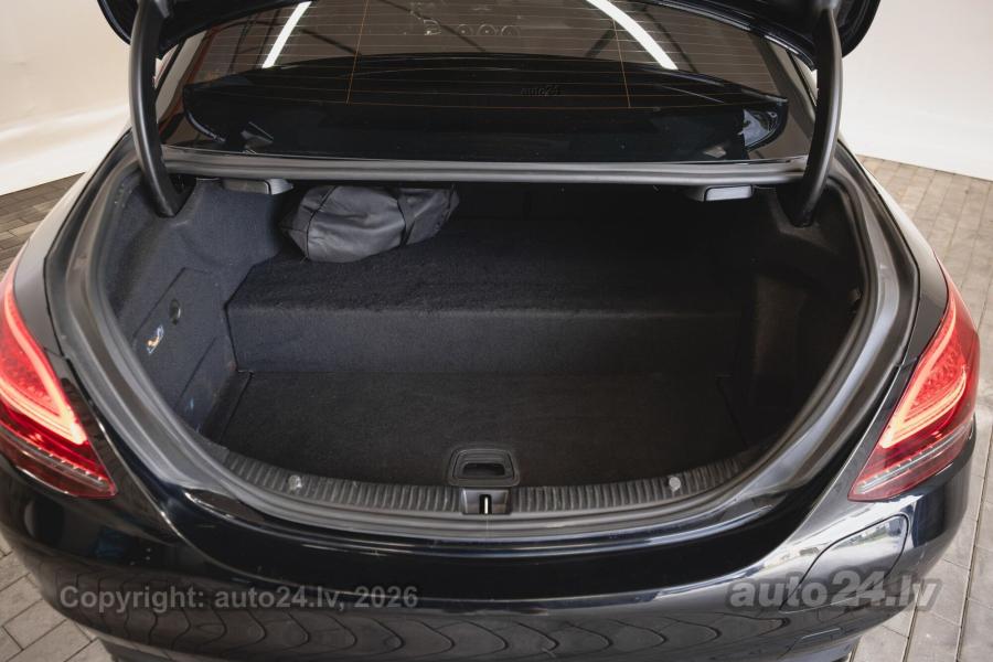 Melns Mercedes-Benz C-Class 2020 Tartu, ar dzinēja tilpumu 2.00 L un nobraukumu 64 tūkst. km par 25900 €, foto 9 vietnē AUTOMOTO.COM.LV