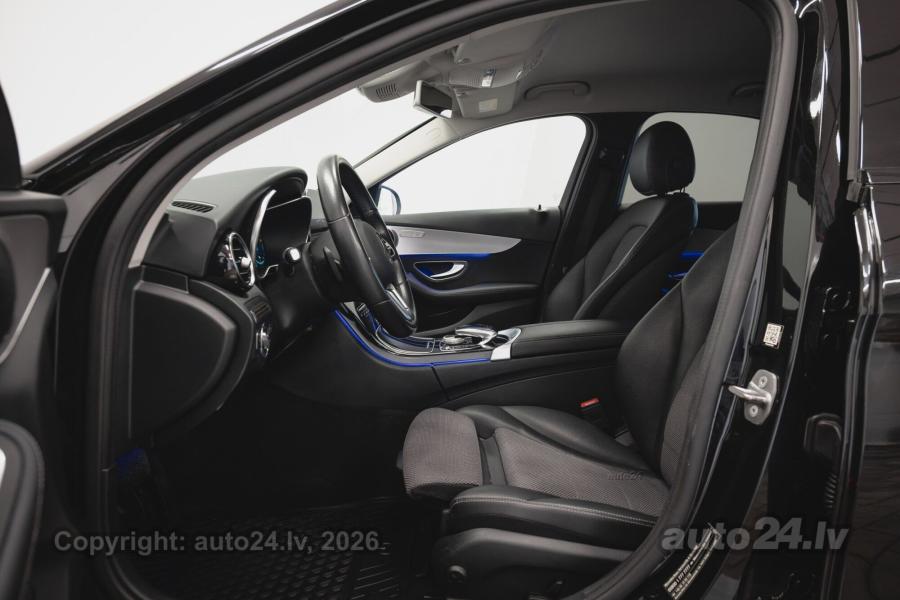 Melns Mercedes-Benz C-Class 2020 Tartu, ar dzinēja tilpumu 2.00 L un nobraukumu 64 tūkst. km par 25900 €, foto 10 vietnē AUTOMOTO.COM.LV