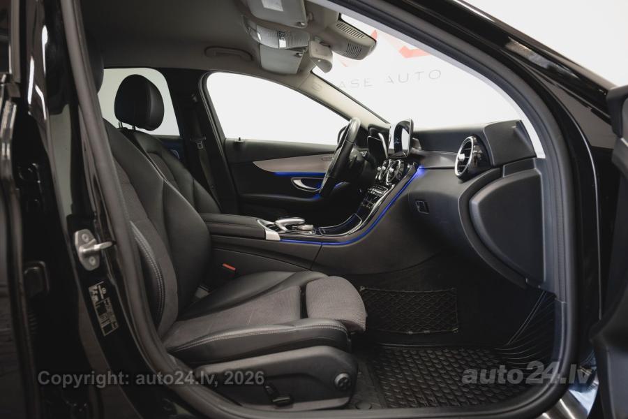 Melns Mercedes-Benz C-Class 2020 Tartu, ar dzinēja tilpumu 2.00 L un nobraukumu 64 tūkst. km par 25900 €, foto 12 vietnē AUTOMOTO.COM.LV