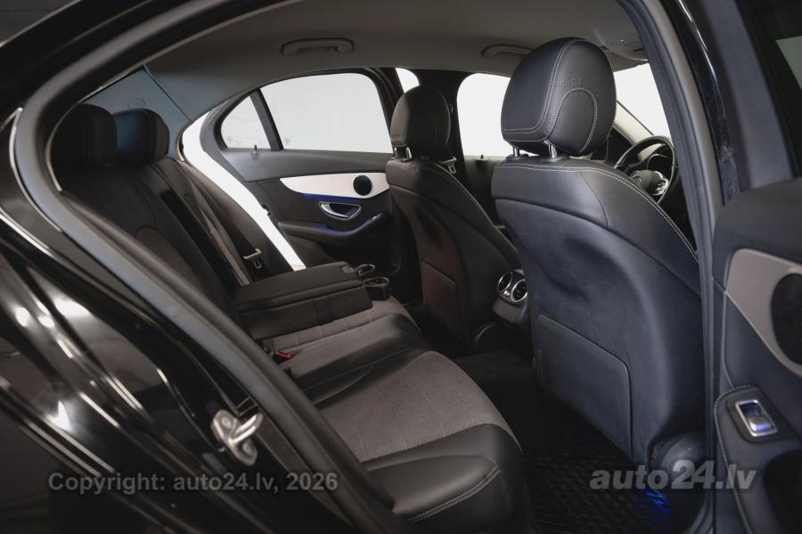 Melns Mercedes-Benz C-Class 2020 Tartu, ar dzinēja tilpumu 2.00 L un nobraukumu 64 tūkst. km par 25900 €, foto 13 vietnē AUTOMOTO.COM.LV