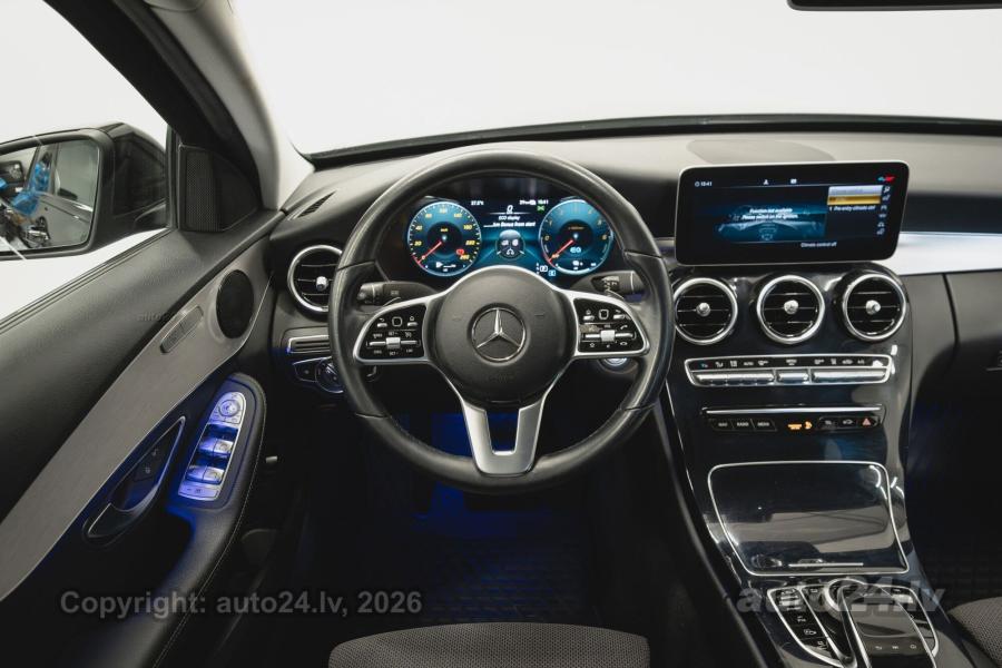 Melns Mercedes-Benz C-Class 2020 Tartu, ar dzinēja tilpumu 2.00 L un nobraukumu 64 tūkst. km par 25900 €, foto 15 vietnē AUTOMOTO.COM.LV