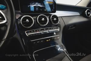 Melns Mercedes-Benz C-Class 2020 Tartu, ar dzinēja tilpumu 2.00 L un nobraukumu 64 tūkst. km par 25900 €, foto 17 vietnē AUTOMOTO.COM.LV