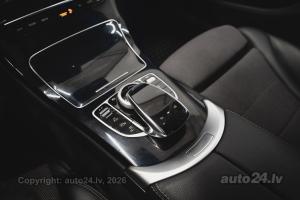 Melns Mercedes-Benz C-Class 2020 Tartu, ar dzinēja tilpumu 2.00 L un nobraukumu 64 tūkst. km par 25900 €, foto 18 vietnē AUTOMOTO.COM.LV