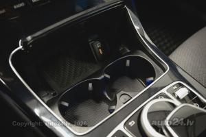 Melns Mercedes-Benz C-Class 2020 Tartu, ar dzinēja tilpumu 2.00 L un nobraukumu 64 tūkst. km par 25900 €, foto 19 vietnē AUTOMOTO.COM.LV