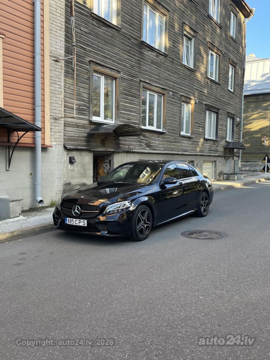 Melns Mercedes-Benz C-Class 2021 Tallina, ar dzinēja tilpumu 1.60 L un nobraukumu 79 tūkst. km par 30500 €, foto 1 vietnē AUTOMOTO.COM.LV