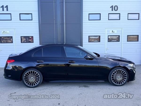 Melns Mercedes-Benz C-Class 2021 Tartu, ar dzinēja tilpumu 1.50 L un nobraukumu 67 tūkst. km par 36500 €, foto 4 vietnē AUTOMOTO.COM.LV