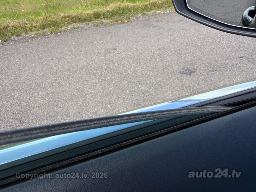 Black Mercedes-Benz C-Class 2021 in Tallinn, with an engine capacity of 2.00 L and mileage of 105 thousand km for 40900 €, photo 12 on AUTOMOTO.COM.LV