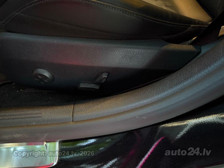 Black Mercedes-Benz C-Class 2021 in Tallinn, with an engine capacity of 2.00 L and mileage of 105 thousand km for 40900 €, photo 21 on AUTOMOTO.COM.LV