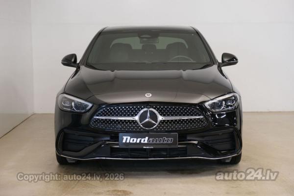 Melns Mercedes-Benz C-Class 2022 Tallina, ar dzinēja tilpumu 1.50 L un nobraukumu 43 tūkst. km par 33900 €, foto 3 vietnē AUTOMOTO.COM.LV