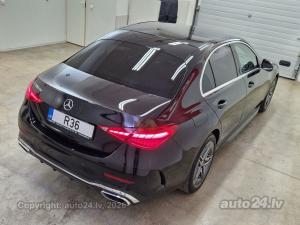 Melns Mercedes-Benz C-Class 2024 Hāpsalu, ar dzinēja tilpumu 2.00 L un nobraukumu 46 tūkst. km par 40999 €, foto 10 vietnē AUTOMOTO.COM.LV
