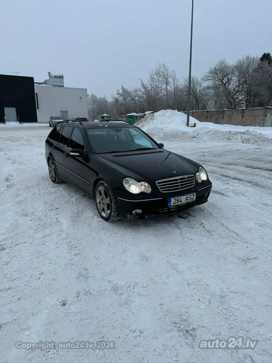 Melns Mercedes-Benz C-Class 2004 Tallina, ar dzinēja tilpumu 1.80 L un nobraukumu 320 tūkst. km par 2190 €, foto 2 vietnē AUTOMOTO.COM.LV