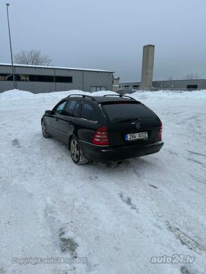Melns Mercedes-Benz C-Class 2004 Tallina, ar dzinēja tilpumu 1.80 L un nobraukumu 320 tūkst. km par 2190 €, foto 4 vietnē AUTOMOTO.COM.LV