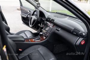 Melns Mercedes-Benz C-Class 2005 Tallina, ar dzinēja tilpumu 2.70 L un nobraukumu 363 tūkst. km par 3590 €, foto 11 vietnē AUTOMOTO.COM.LV