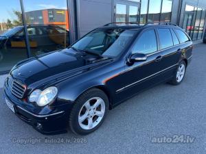 Melns Mercedes-Benz C-Class 2005 Kuresāre, ar dzinēja tilpumu 2.10 L un nobraukumu 365 tūkst. km par 3990 €, foto  vietnē AUTOMOTO.COM.LV