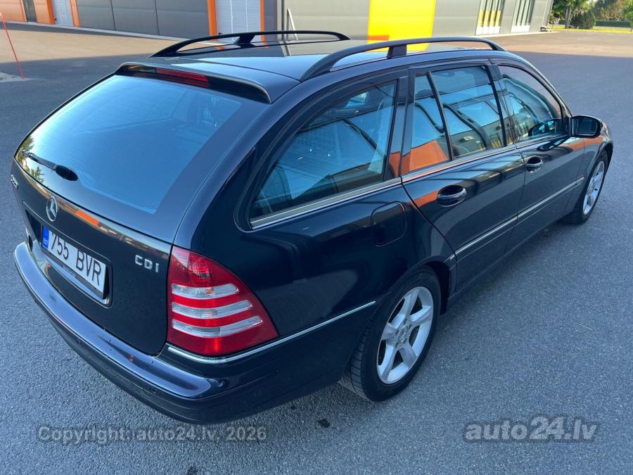 Melns Mercedes-Benz C-Class 2005 Kuresāre, ar dzinēja tilpumu 2.10 L un nobraukumu 365 tūkst. km par 3990 €, foto 5 vietnē AUTOMOTO.COM.LV