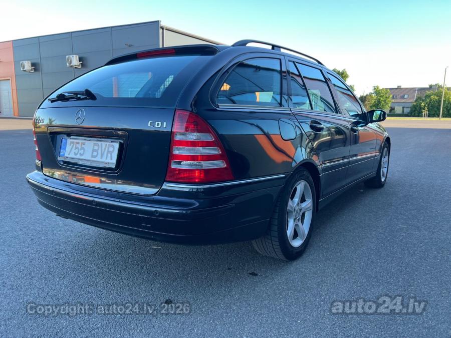 Melns Mercedes-Benz C-Class 2005 Kuresāre, ar dzinēja tilpumu 2.10 L un nobraukumu 365 tūkst. km par 3990 €, foto 6 vietnē AUTOMOTO.COM.LV