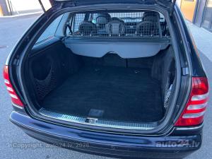 Melns Mercedes-Benz C-Class 2005 Kuresāre, ar dzinēja tilpumu 2.10 L un nobraukumu 365 tūkst. km par 3990 €, foto 9 vietnē AUTOMOTO.COM.LV