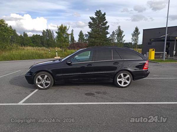Black Mercedes-Benz C-Class 2005 in Tallinn, with an engine capacity of 3.00 L and mileage of 270 thousand km for 6500 €, photo 2 on AUTOMOTO.COM.LV
