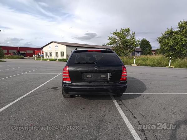 Black Mercedes-Benz C-Class 2005 in Tallinn, with an engine capacity of 3.00 L and mileage of 270 thousand km for 6500 €, photo 6 on AUTOMOTO.COM.LV