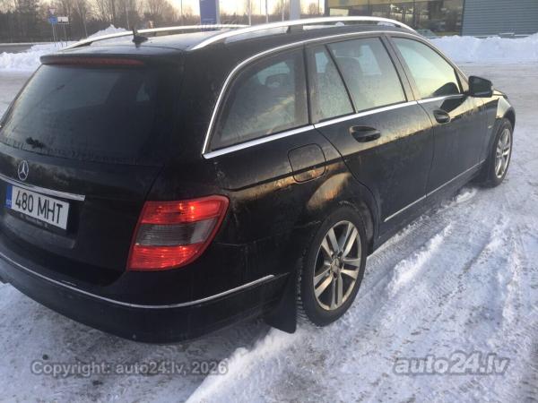 Black Mercedes-Benz C-Class 2008 in Tartu, with an engine capacity of 2.10 L and mileage of 0 thousand km for 2650 €, photo 5 on AUTOMOTO.COM.LV
