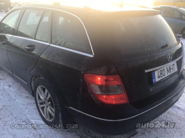 Black Mercedes-Benz C-Class 2008 in Tartu, with an engine capacity of 2.10 L and mileage of 0 thousand km for 2650 €, photo 7 on AUTOMOTO.COM.LV