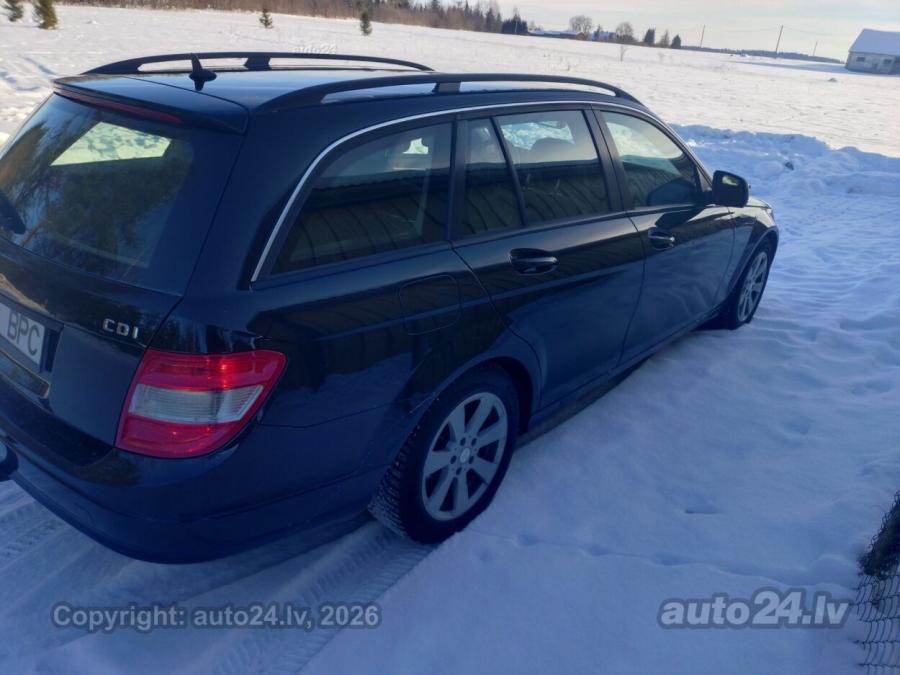 Melns Mercedes-Benz C-Class 2008 Tallina, ar dzinēja tilpumu 2.10 L un nobraukumu 377 tūkst. km par 3800 €, foto 6 vietnē AUTOMOTO.COM.LV